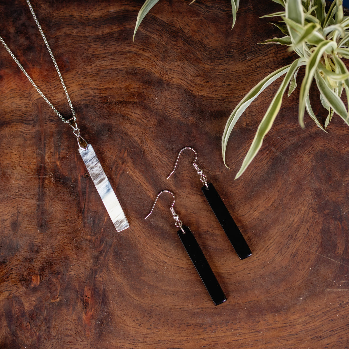 Kimaka Minimalist Bar Earrings & Necklace Set